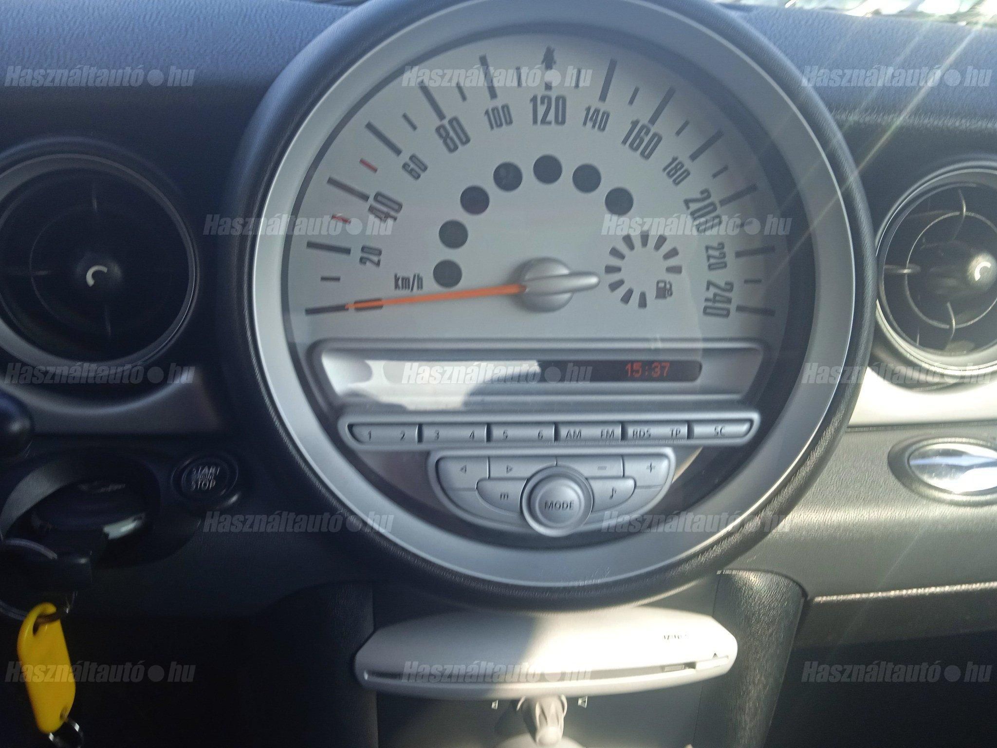 Eladó használt MINI MINI ONE 1 397 cm³ Első kerék Ferdehátú Manuális (6 ...