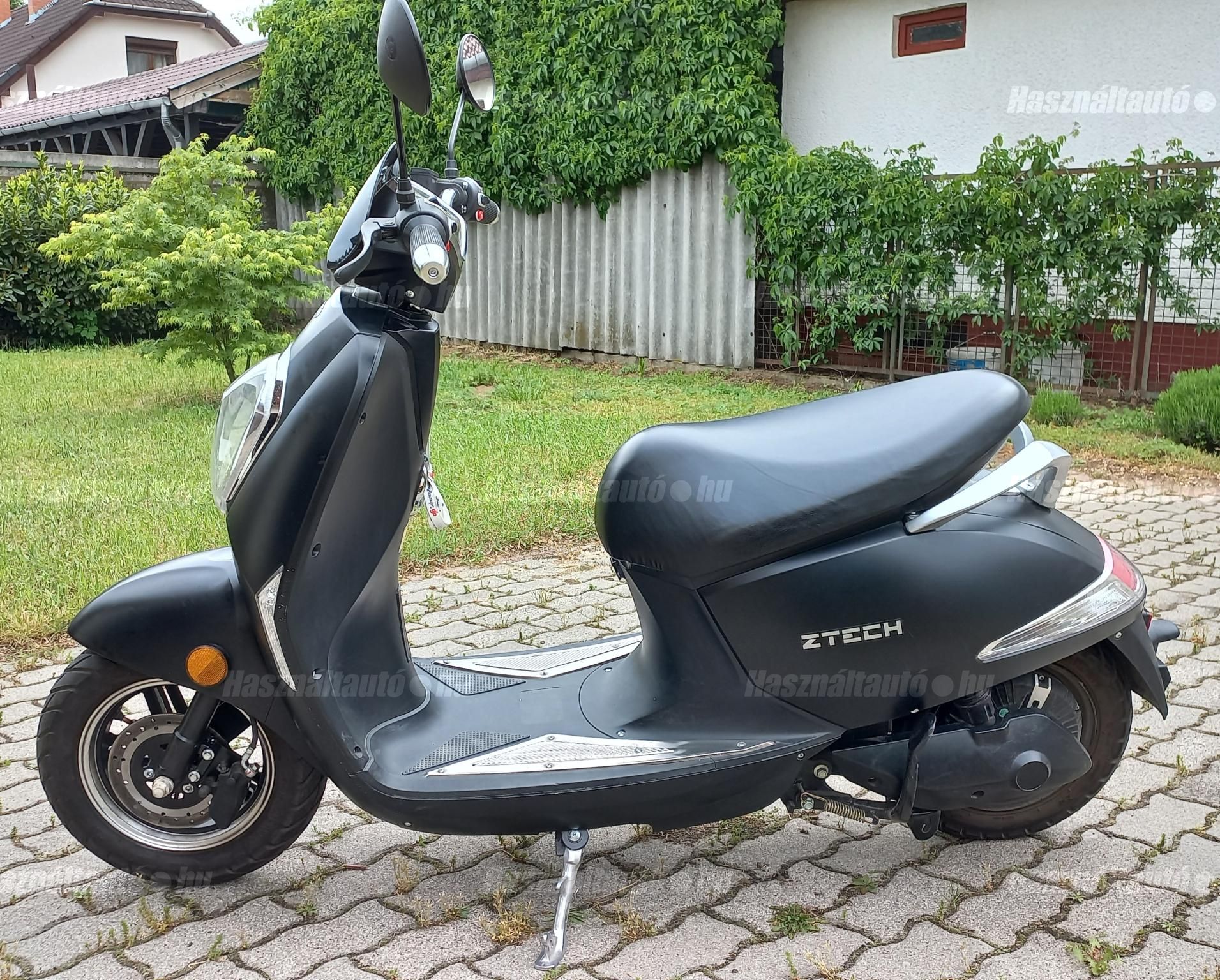 Eladó használt Z-TECH ZT-25 Robogó