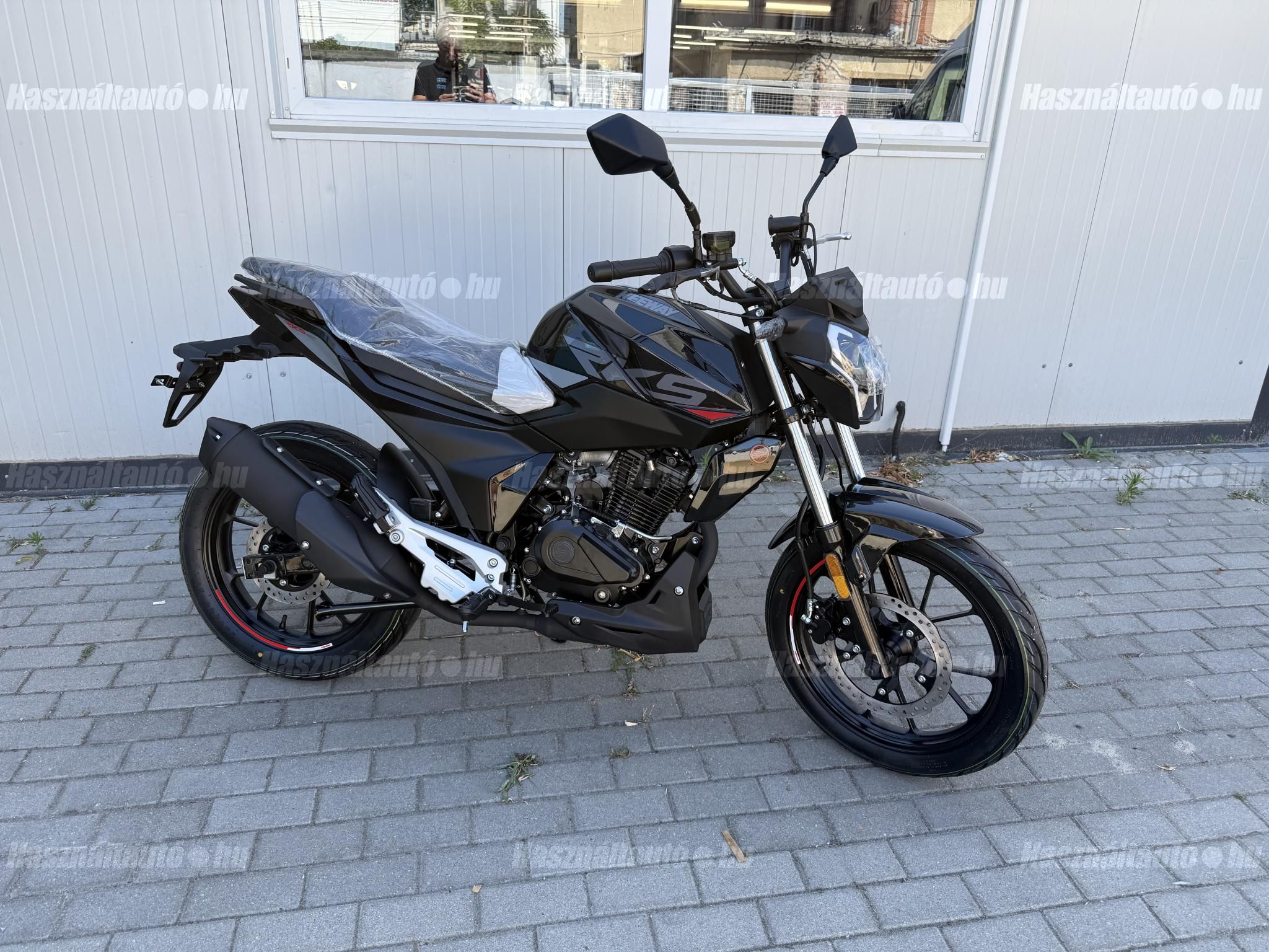 Eladó KEEWAY RKS 125 124 cm³ (2025) Motorkerékpár | Használtauto.hu