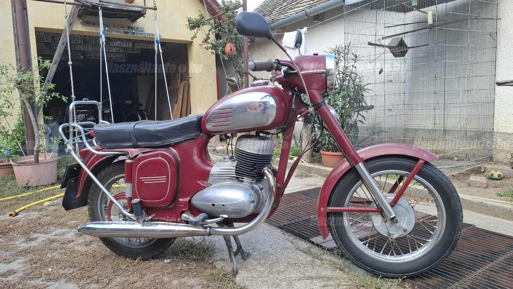 Eladó JAWA 250/559 250 cm³ (1972) Motorkerékpár | Használtauto.hu