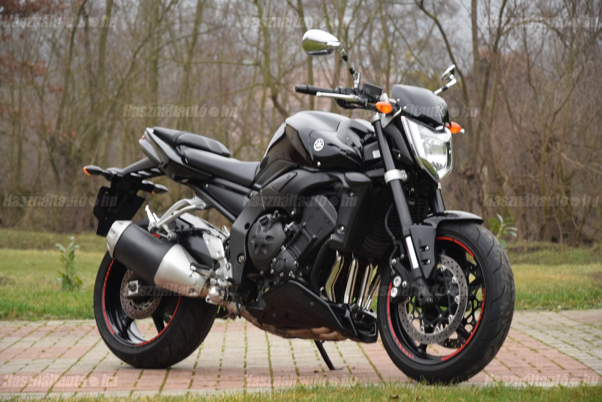 Eladó YAMAHA FZ1 998 cm³ (2006) Motorkerékpár | Használtauto.hu