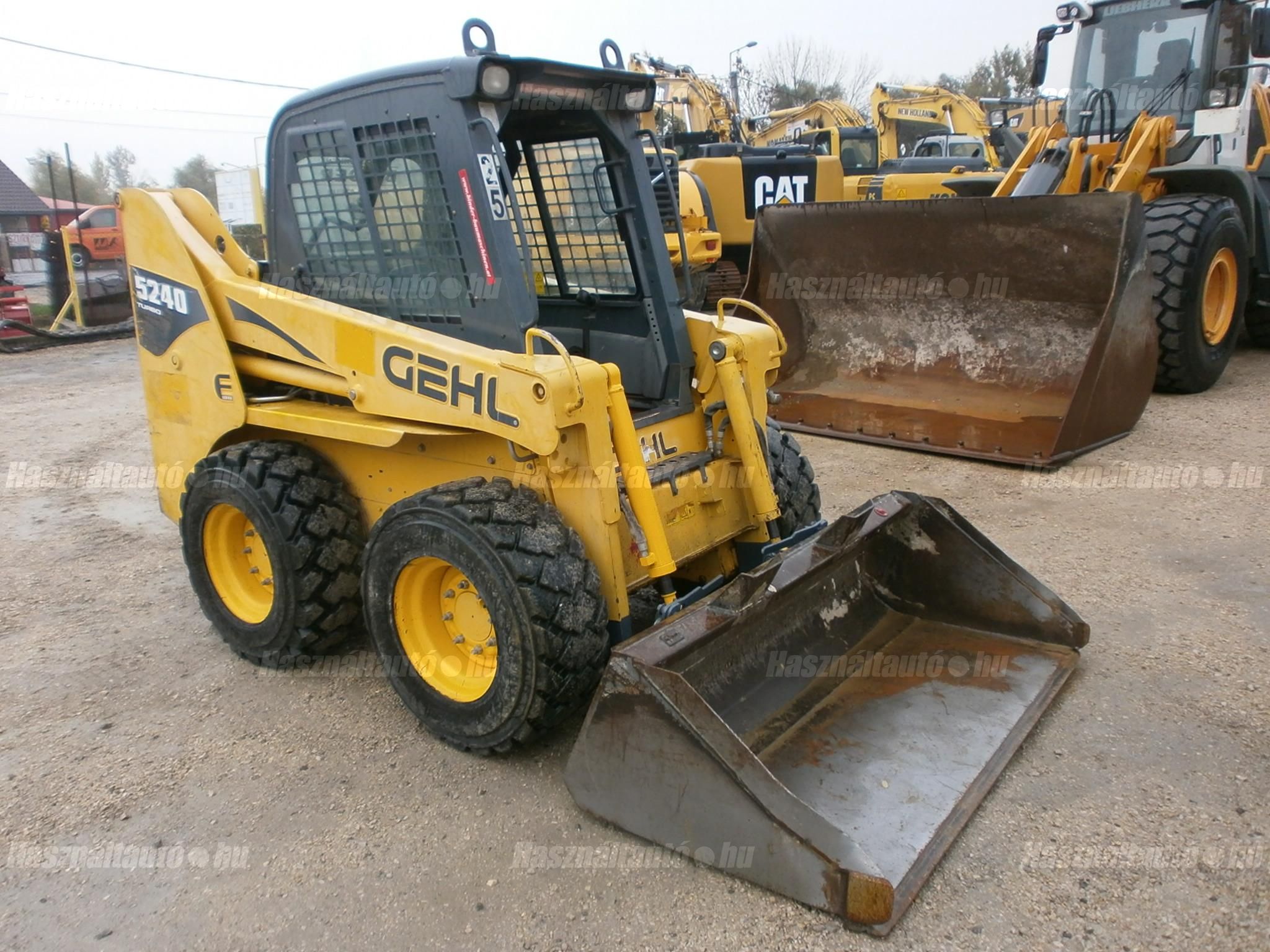 Eladó Kitűnő GEHL Univerzális rakodógép (2011) | Használtauto.hu