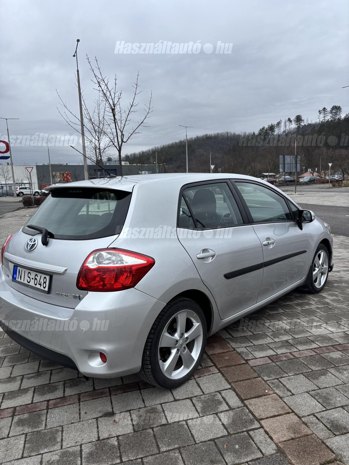 Eladó TOYOTA AURIS Ferdehátú (2011) | Használtautó.hu