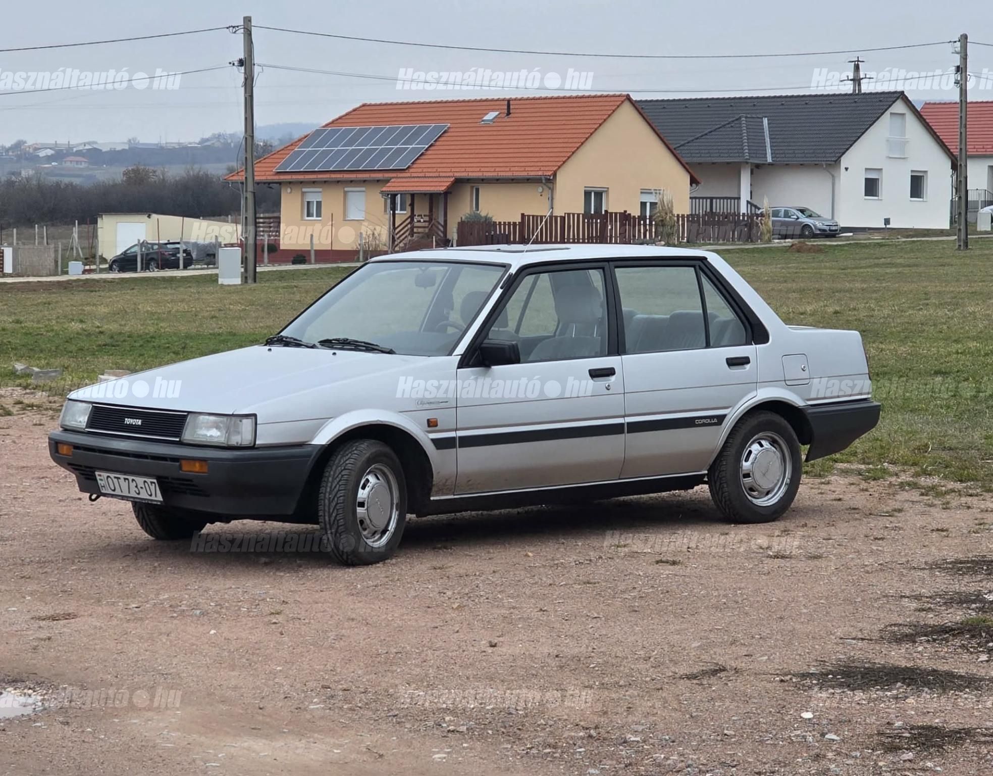 Eladó TOYOTA COROLLA Sedan (1984) | Használtautó.hu