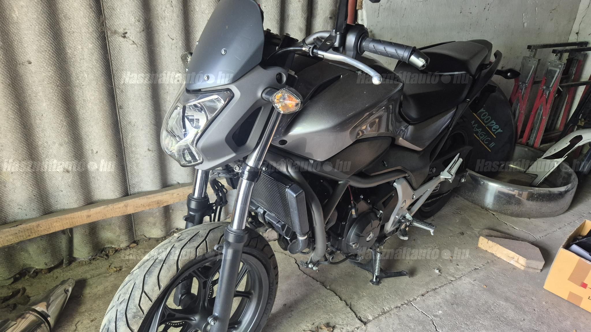 Eladó HONDA NC 700 S 700 cm³ (2013) Motorkerékpár | Használtautó.hu