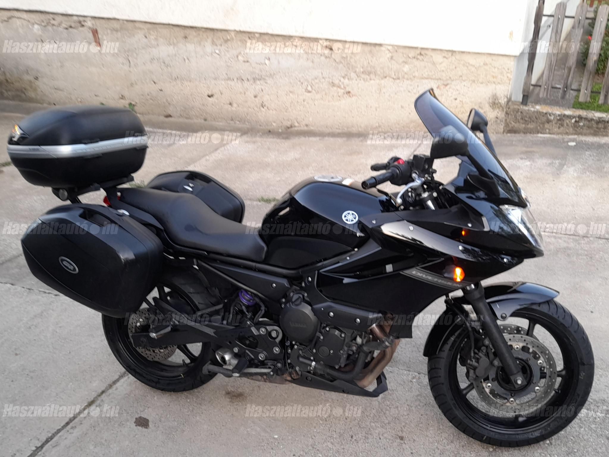 Eladó YAMAHA XJ 6 S 600 cm³ (2012) Motorkerékpár | Használtautó.hu