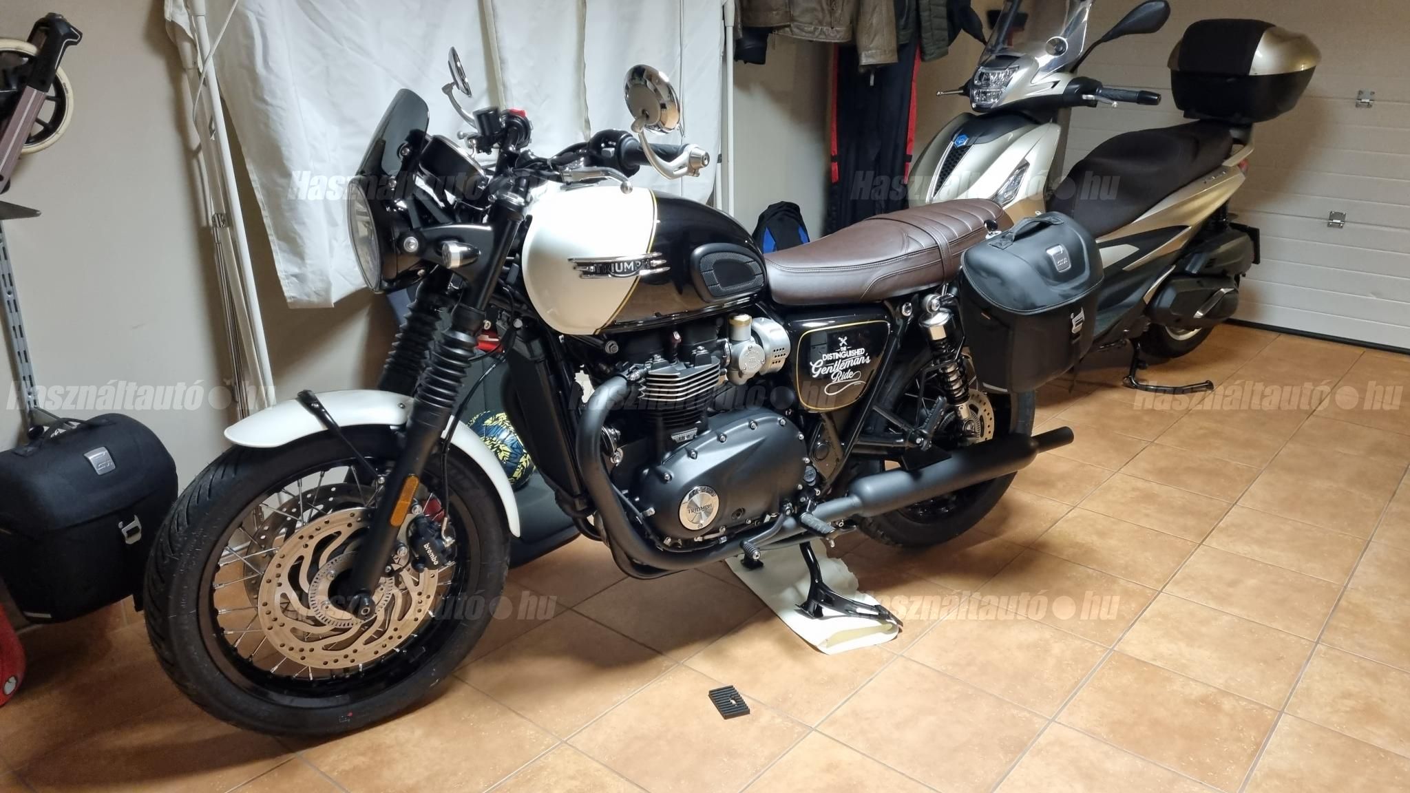 Eladó TRIUMPH BONNEVILLE 1 200 cm³ (2024) Motorkerékpár | Használtautó.hu
