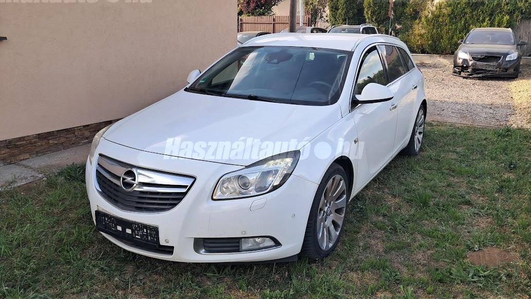 Eladó OPEL INSIGNIA Kombi (2012) | Használtautó.hu