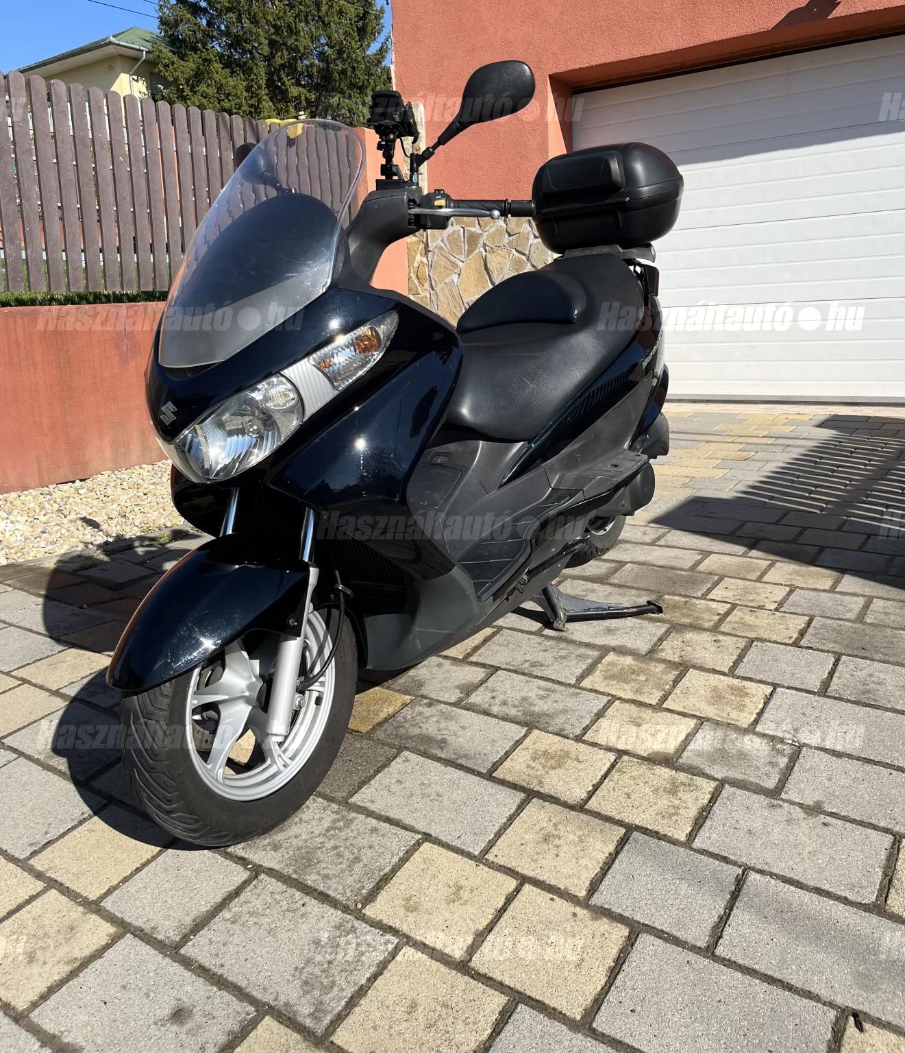 Eladó SUZUKI UH 200 BURGMAN 200 cm³ (2008) Motorkerékpár | Használtautó.hu