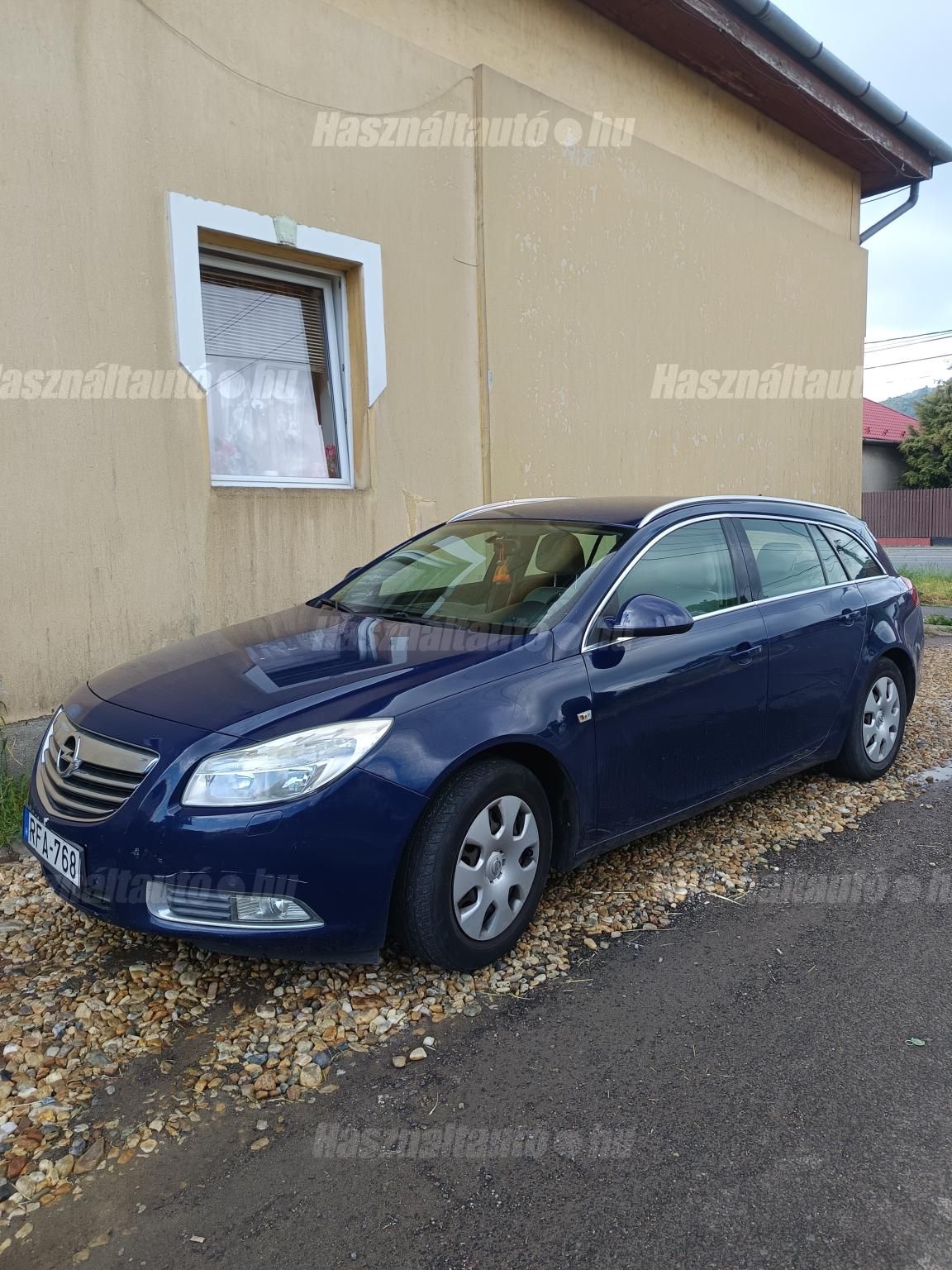 Eladó OPEL INSIGNIA Kombi (2010) | Használtautó.hu