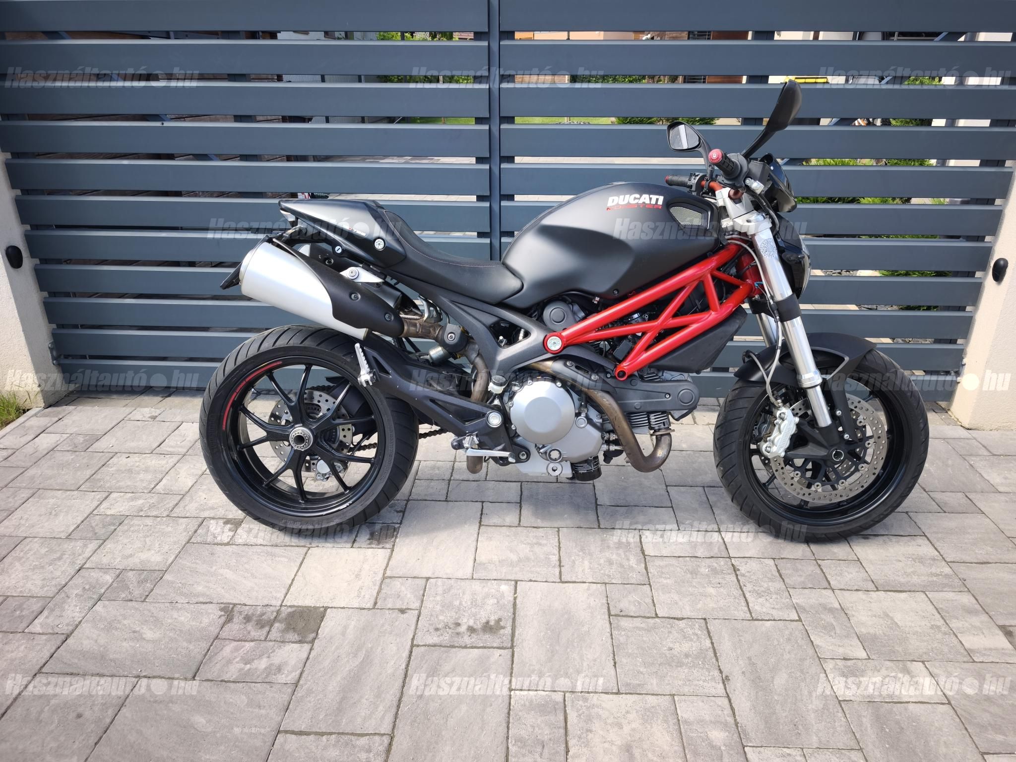 Eladó DUCATI MONSTER 796 796 cm³ (2012) Motorkerékpár | Használtautó.hu