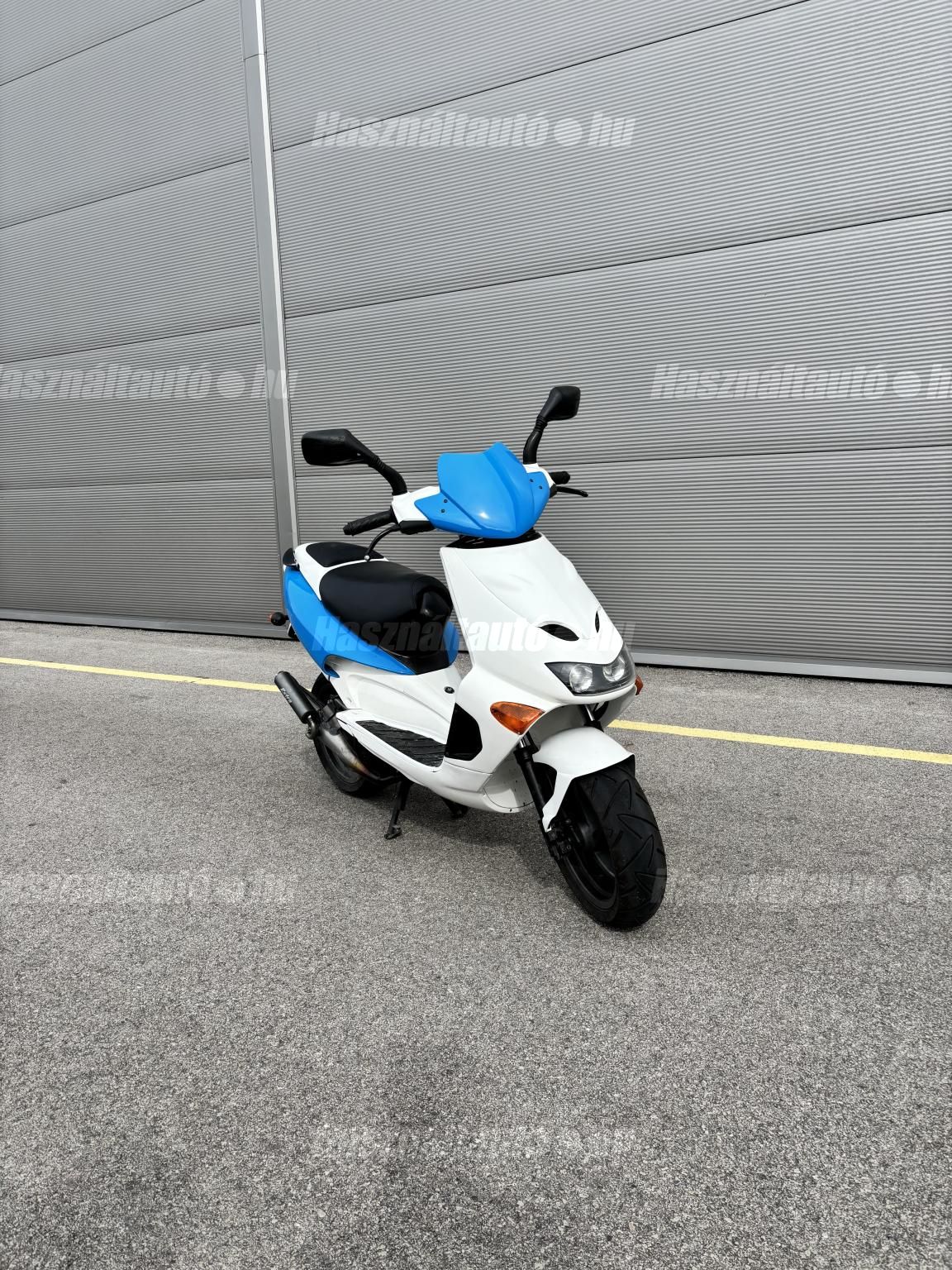 Eladó APRILIA SR 50 50 cm³ (2010) Motorkerékpár | Használtautó.hu