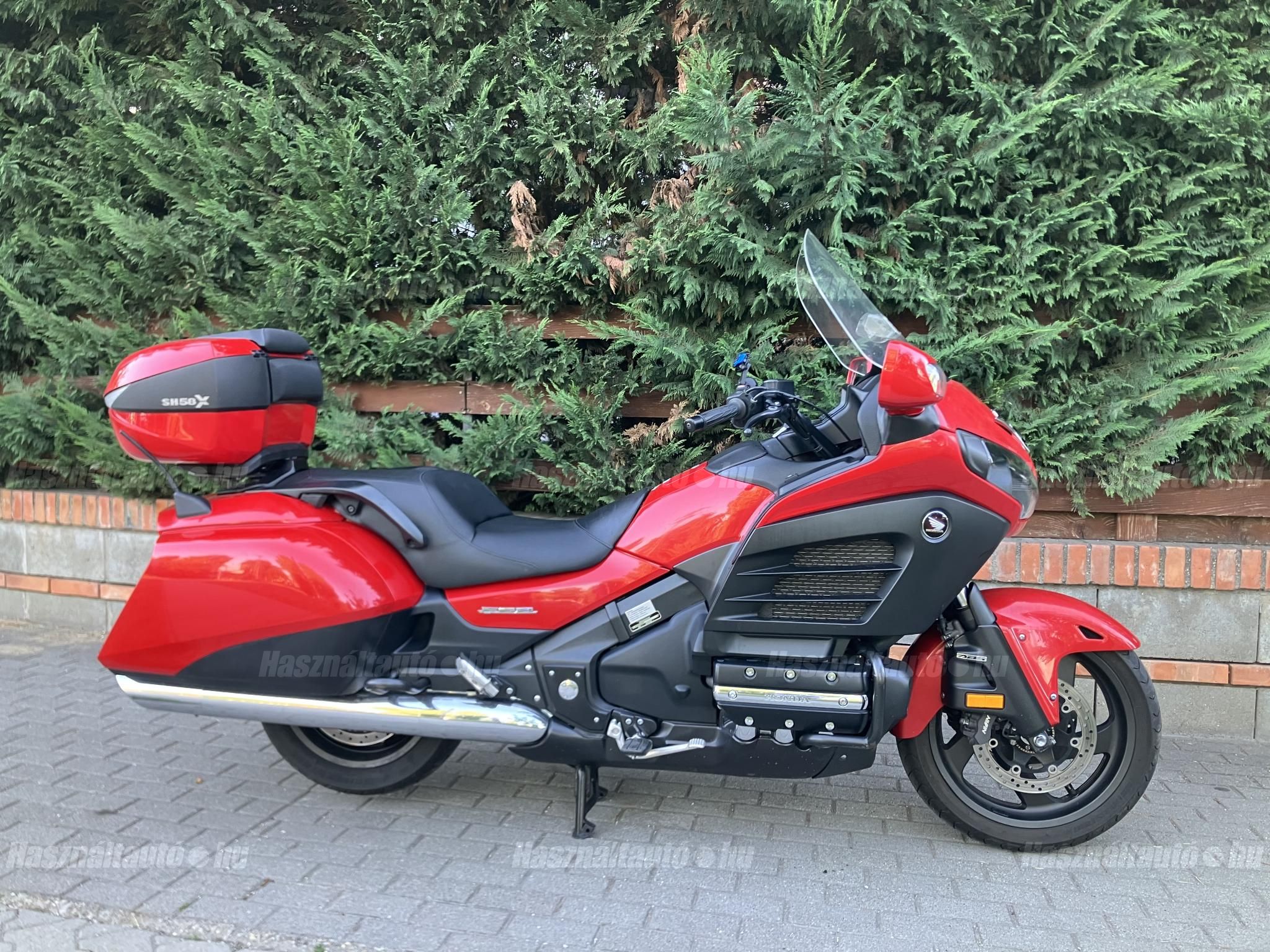 Eladó HONDA GL 1800 F6B GOLD WING 1 832 cm³ (2015) Motorkerékpár ...