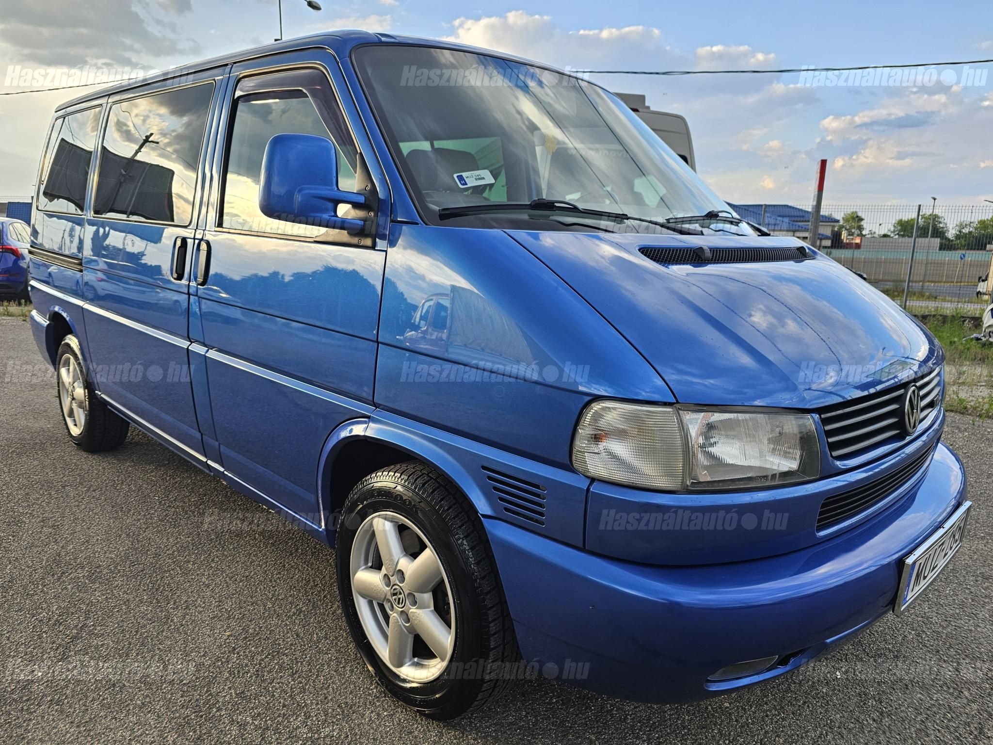 Eladó VOLKSWAGEN TRANSPORTER T4 Kisbusz (2001) | Használtautó.hu