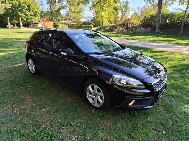 Eladó használt VOLVO V40 Cross Country 1.6 D [D2] Momentum, 2015/6 ...