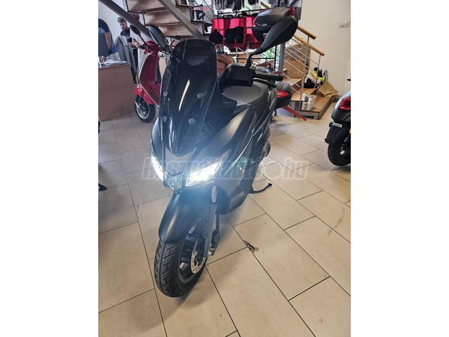 Eladó APRILIA SXR 50 49 cm³ (2026) Motorkerékpár | Használtautó.hu
