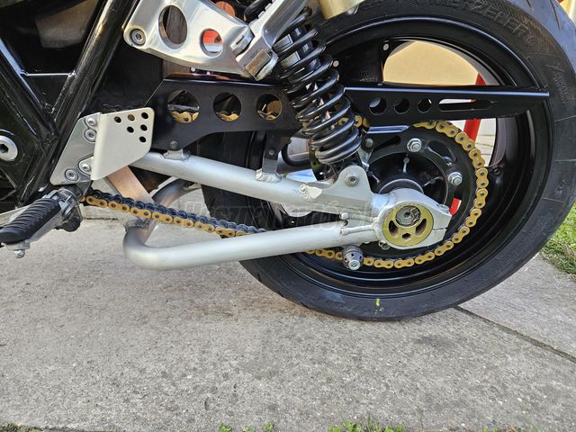 Eladó KAWASAKI ZRX 1100 1 052 cm³ (2000) Motorkerékpár | Használtauto.hu