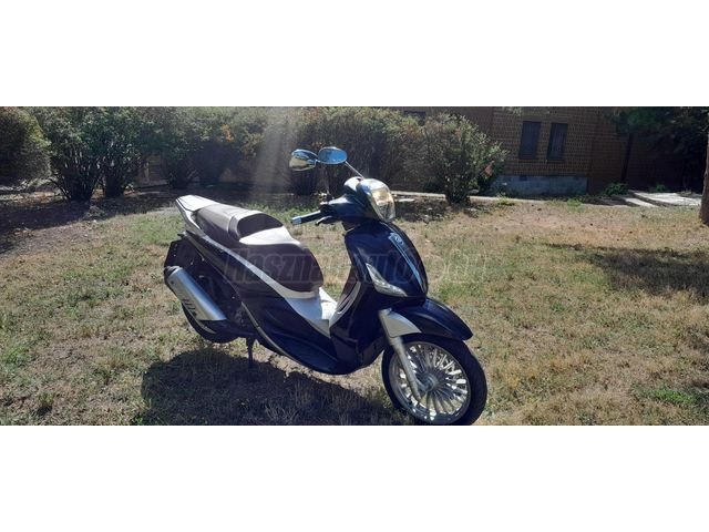 Eladó PIAGGIO BEVERLY 300 278 cm³ (2013) Motorkerékpár | Használtauto.hu
