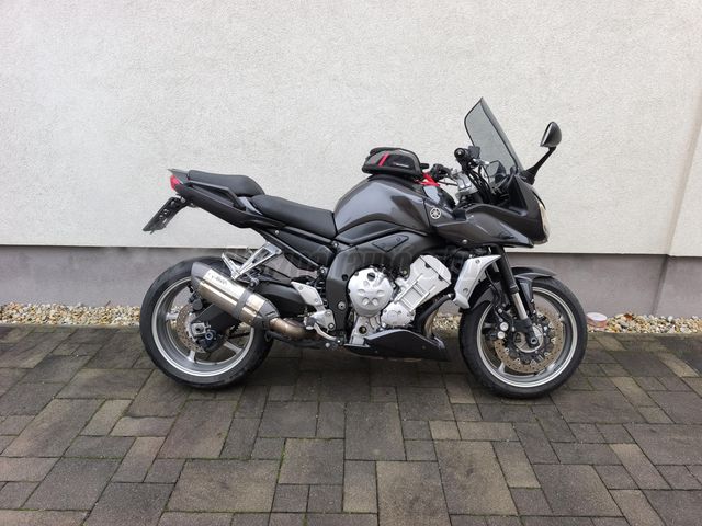 Eladó YAMAHA FZ1-S 1 000 cm³ (2010) Motorkerékpár | Használtauto.hu