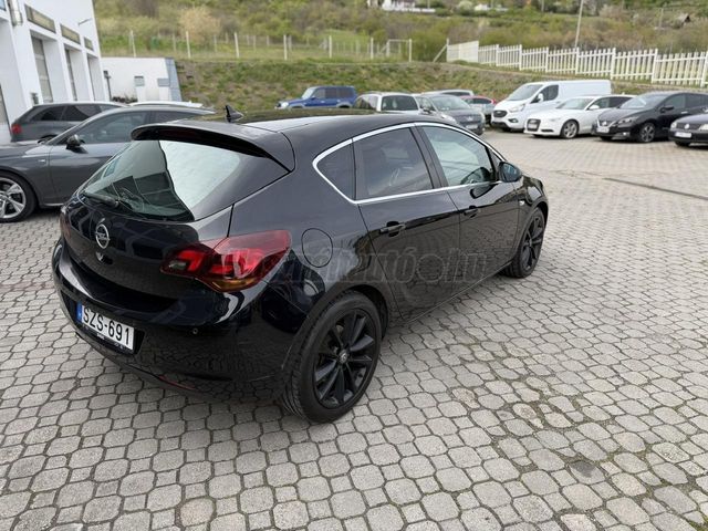 Eladó OPEL ASTRA J Ferdehátú (2010) | Használtautó.hu