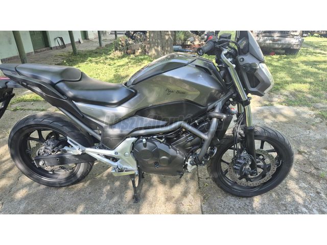 Eladó HONDA NC 700 S 700 cm³ (2013) Motorkerékpár | Használtautó.hu
