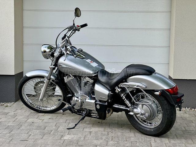 Eladó HONDA VT 750 C SHADOW SPIRIT 750 cm³ (2010) Motorkerékpár ...