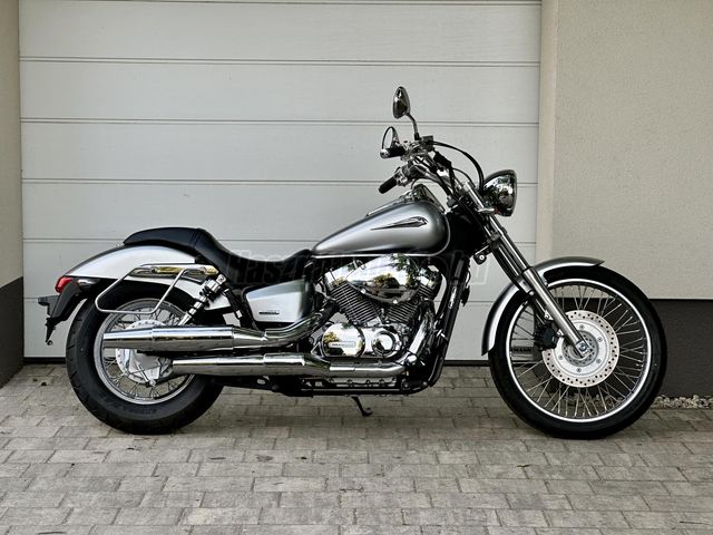 Eladó HONDA VT 750 C SHADOW SPIRIT 750 cm³ (2010) Motorkerékpár ...