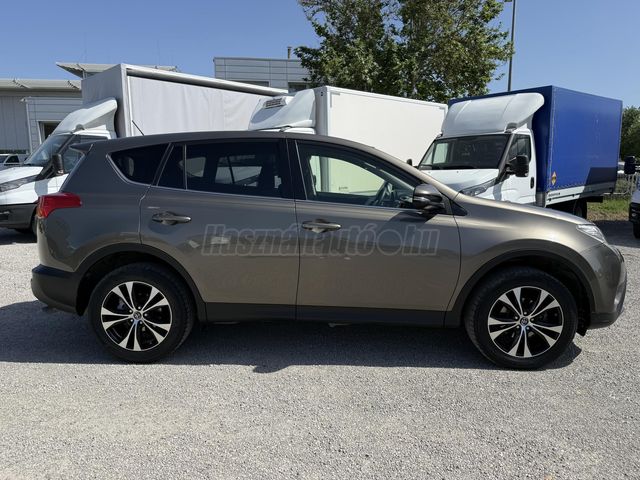 Eladó TOYOTA RAV 4 Városi terepjáró (crossover) (2014) | Használtautó.hu
