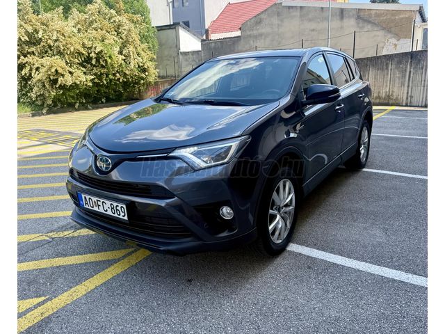 Eladó TOYOTA RAV 4 Városi terepjáró (crossover) (2018) | Használtautó.hu