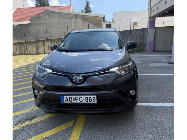Eladó TOYOTA RAV 4 Városi terepjáró (crossover) (2018) | Használtautó.hu