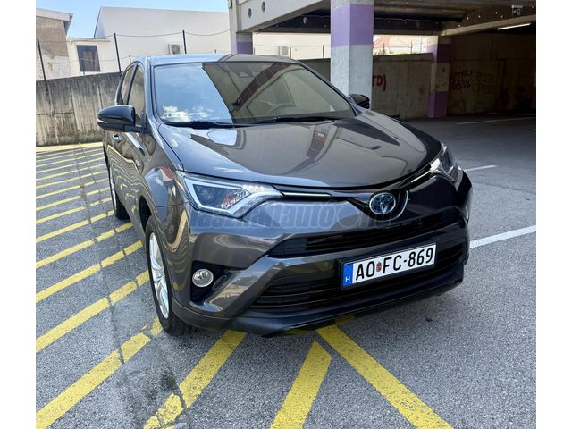 Eladó TOYOTA RAV 4 Városi terepjáró (crossover) (2018) | Használtautó.hu
