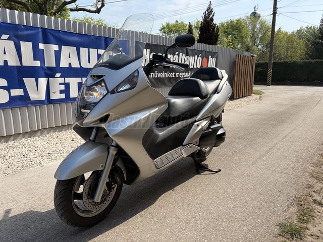 Eladó HONDA FJS 600 SILVER WING 582 cm³ (2003) Motorkerékpár ...