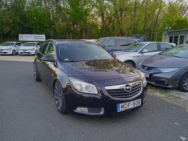 Eladó OPEL INSIGNIA Kombi (2009) | Használtautó.hu