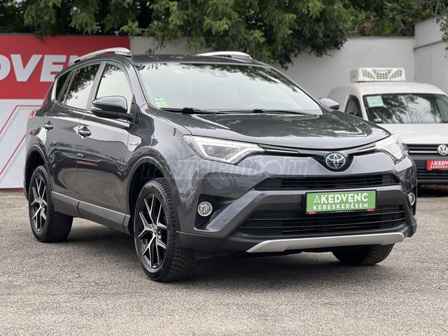 Eladó TOYOTA RAV 4 Városi terepjáró (crossover) (2017) | Használtautó.hu