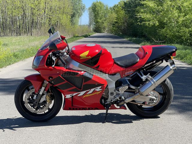 Eladó HONDA VTR 1000 SP-1 999 cm³ (2000) Motorkerékpár | Használtautó.hu