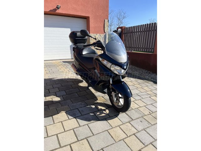 Eladó SUZUKI UH 200 BURGMAN 200 cm³ (2008) Motorkerékpár | Használtautó.hu