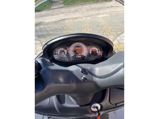 Eladó SUZUKI UH 200 BURGMAN 200 cm³ (2008) Motorkerékpár | Használtautó.hu