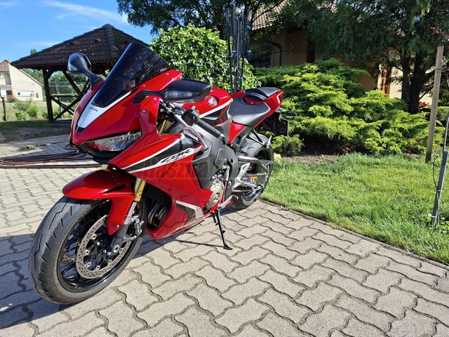 Eladó HONDA CBR 1000 RR 1 000 cm³ (2019) Motorkerékpár | Használtautó.hu