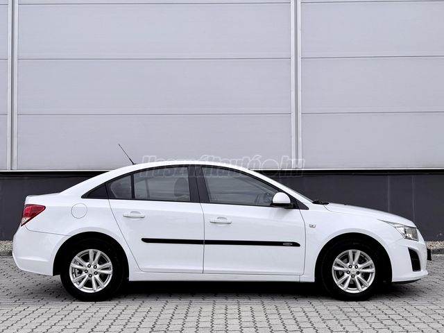 Eladó CHEVROLET CRUZE Sedan (2012) | Használtautó.hu