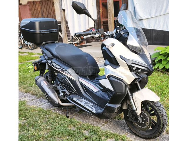 Eladó KEEWAY VIESTE 300 XDV 278 cm³ (2024) Motorkerékpár | Használtautó.hu