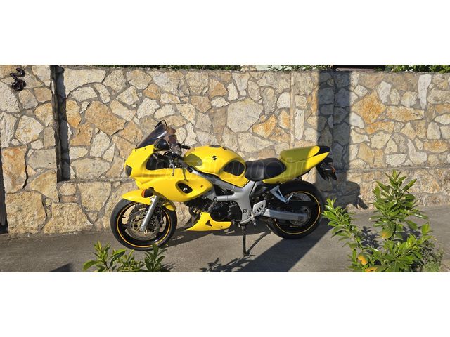 Eladó SUZUKI SV 650 S 650 cm³ (2000) Motorkerékpár | Használtautó.hu