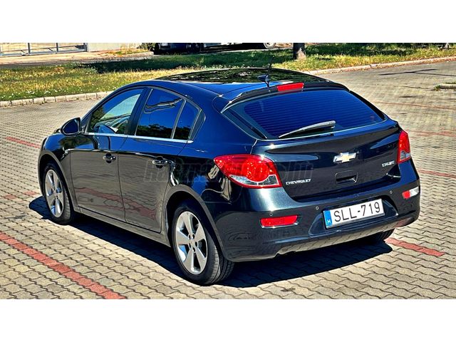Eladó CHEVROLET CRUZE Kombi (2011) | Használtautó.hu