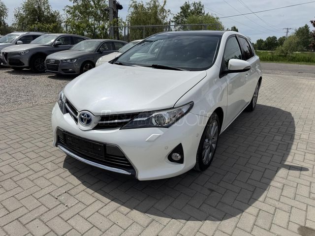 Eladó TOYOTA AURIS Ferdehátú (2012) | Használtautó.hu