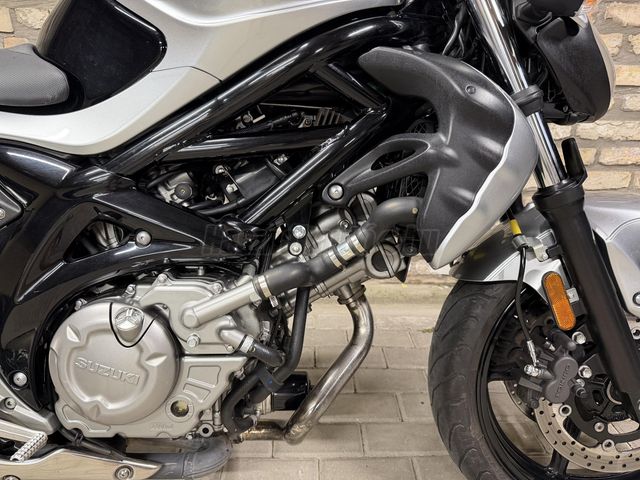 Eladó SUZUKI SFV 649 cm³ (2011) Motorkerékpár | Használtautó.hu