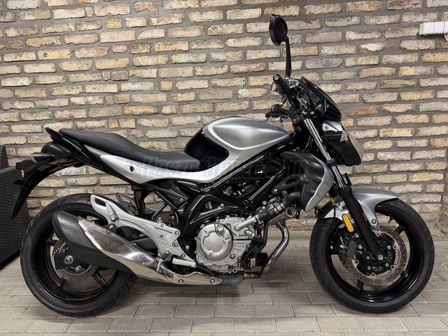 Eladó SUZUKI SFV 649 cm³ (2011) Motorkerékpár | Használtautó.hu
