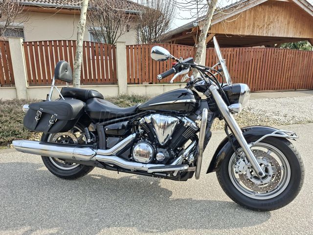 Eladó YAMAHA XVS 1300 A MIDNIGHT STAR 1 300 cm³ (2010) Motorkerékpár ...