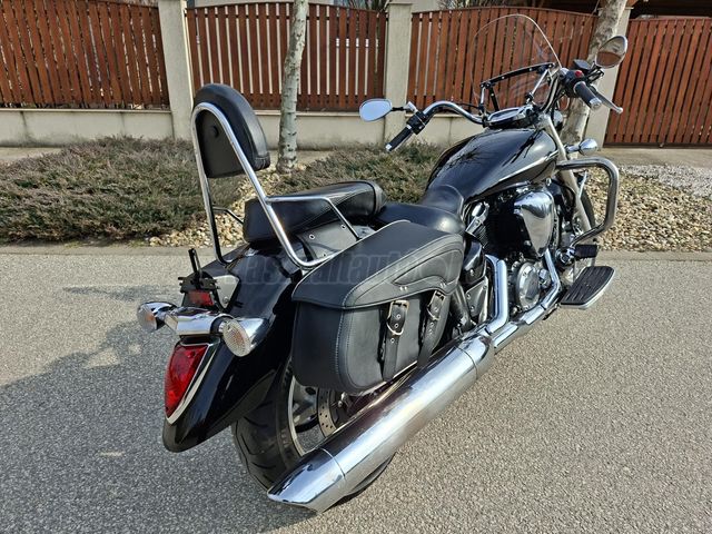 Eladó YAMAHA XVS 1300 A MIDNIGHT STAR 1 300 cm³ (2010) Motorkerékpár ...