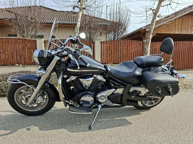 Eladó YAMAHA XVS 1300 A MIDNIGHT STAR 1 300 cm³ (2010) Motorkerékpár ...