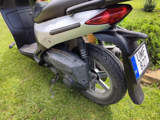 Eladó APRILIA SPORT CITY CUBE 200 200 cm³ (2005) Motorkerékpár ...