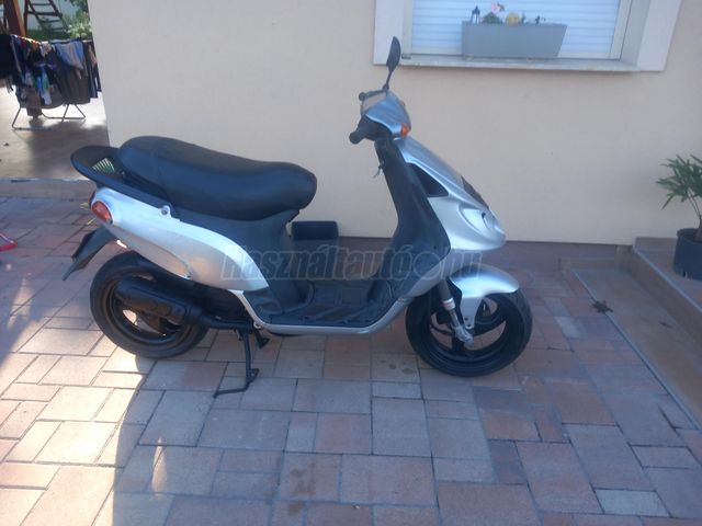 Eladó PIAGGIO NRG 50 50 cm³ (2004) Motorkerékpár | Használtautó.hu